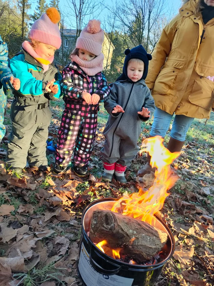 Découvrir le feu en école dehors ! - Ecole Saint Martin Durivum